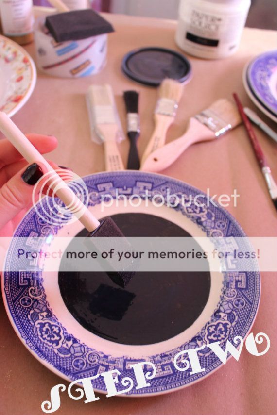 Monogram Chalkboard Plates DIY - The Poppygirl Diaries